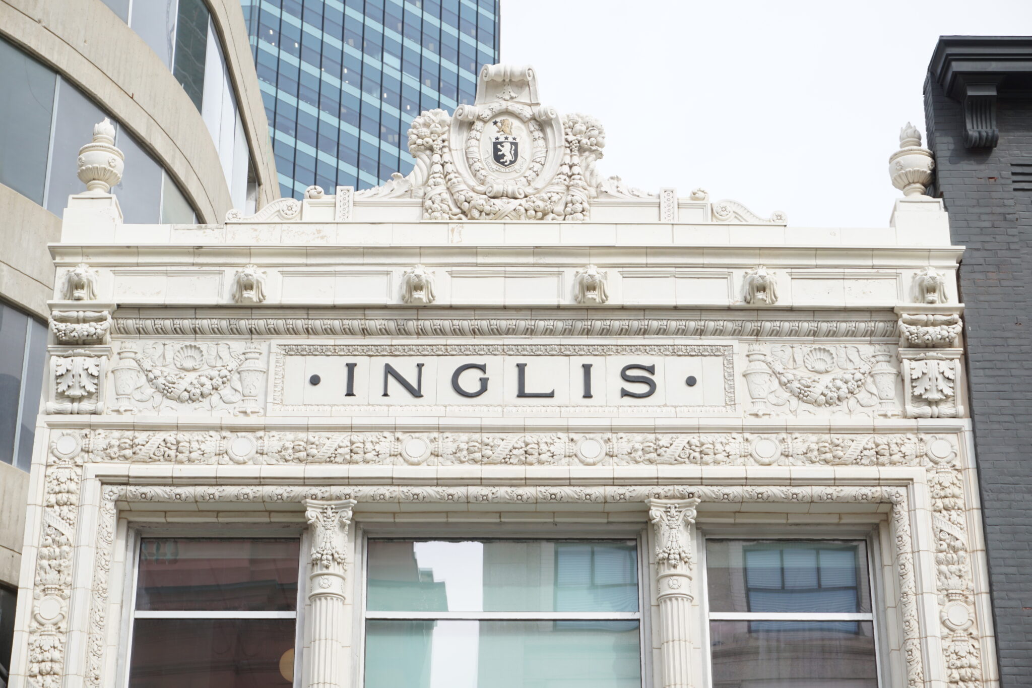 Winnipeg - Inglis Building - DiscoverIT